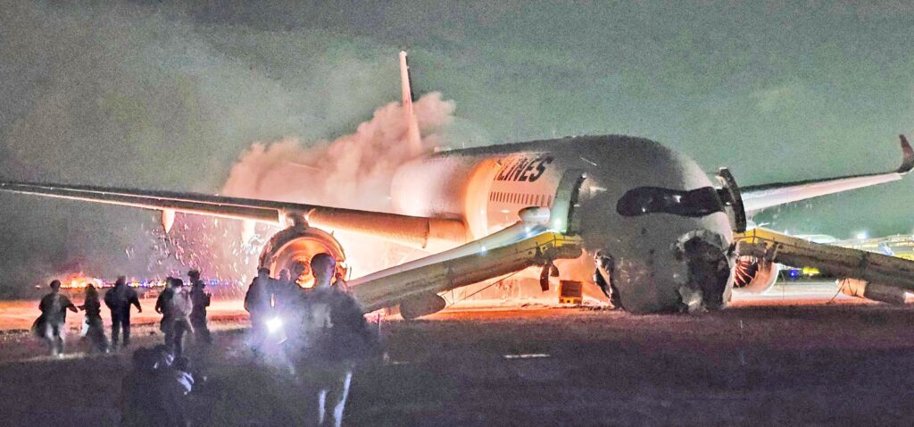5 Killed in Collision at Japan's Haneda Airport