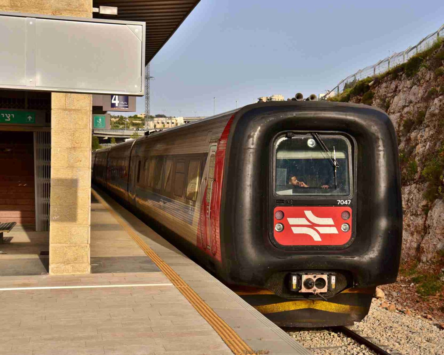 Ferotrans TFI Acquires 33 IC3 Diesel Trains from Israel Railways