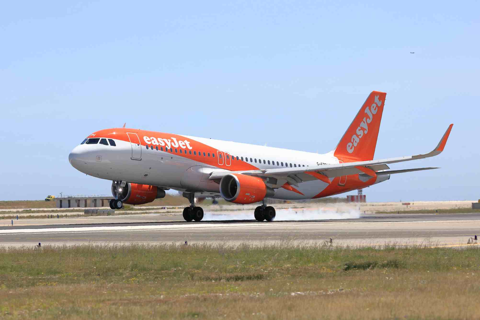 easyJet Takes 100th A320neo